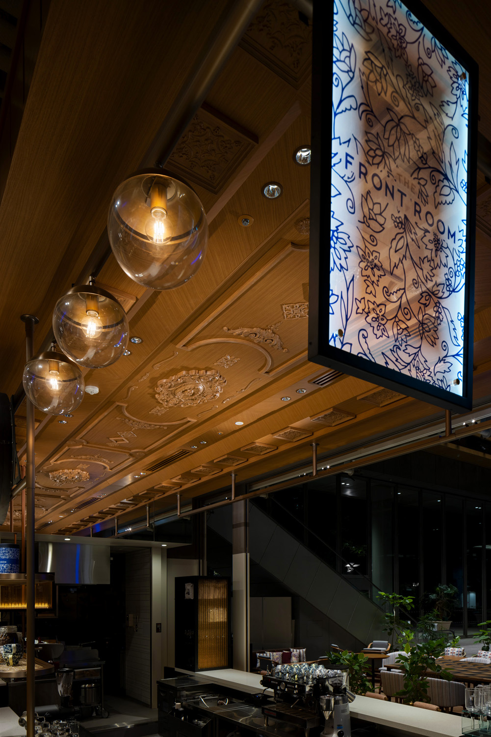 The FRONT ROOM / 丸の内 ｜ WORKS ｜ DOYLE COLLECTION